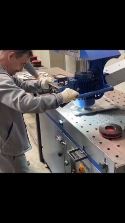 Станок SGHD-1300 для обработки кромки, неровностей, окалин, наплывов после сварки.
