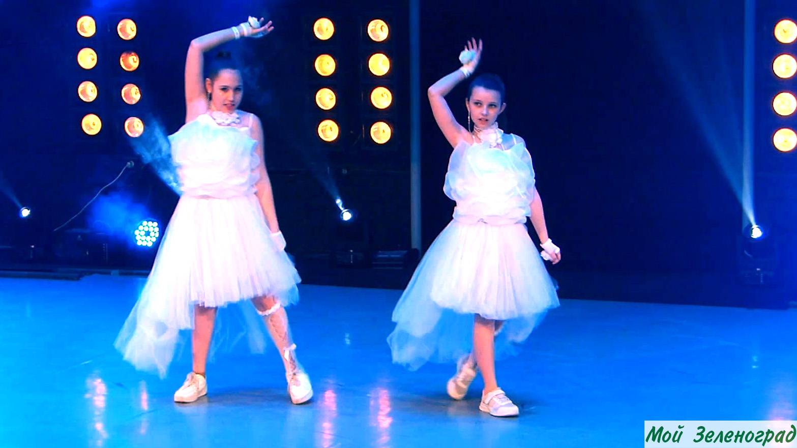 Козлова Арина и Лебедева Катя (Duo Kids, 1st place)