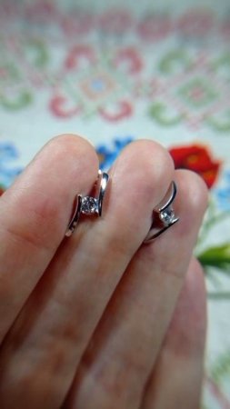 Серебряные серьги с фианитами