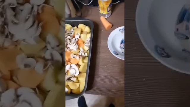 Жека на кухне 004: курица да картошка на противне