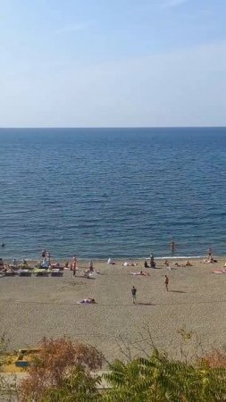 АНАПА. 5  октября 2023 г. Малая бухта опустела. Лежаки и тенты убрали.