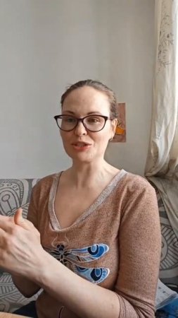 В 1,6 ребёнок встаёт на цыпочки и подгибает пальчики на ногах