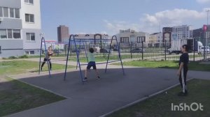 26.04.2025 Кое как вытащила детей погулять во двор с кошками, ракетками, мячами.