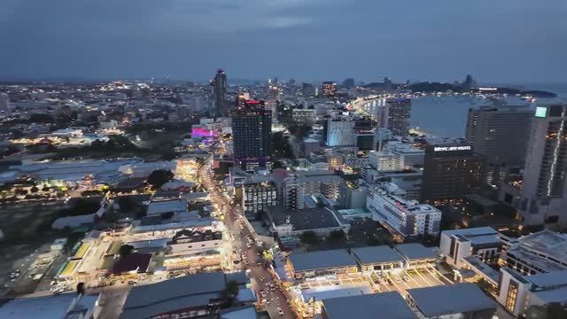 ПАТТАЙЯ 2025. РЕСТОРАН С ПАНОРАМНЫМ ВИДОМ SKY32/БРОДИЛКА ПО ДЖОМТЬЕНУ. SOY6/