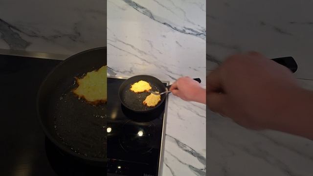 Драники с чесноком