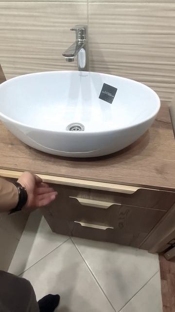 Установка накладной раковины, смесителя и сифона