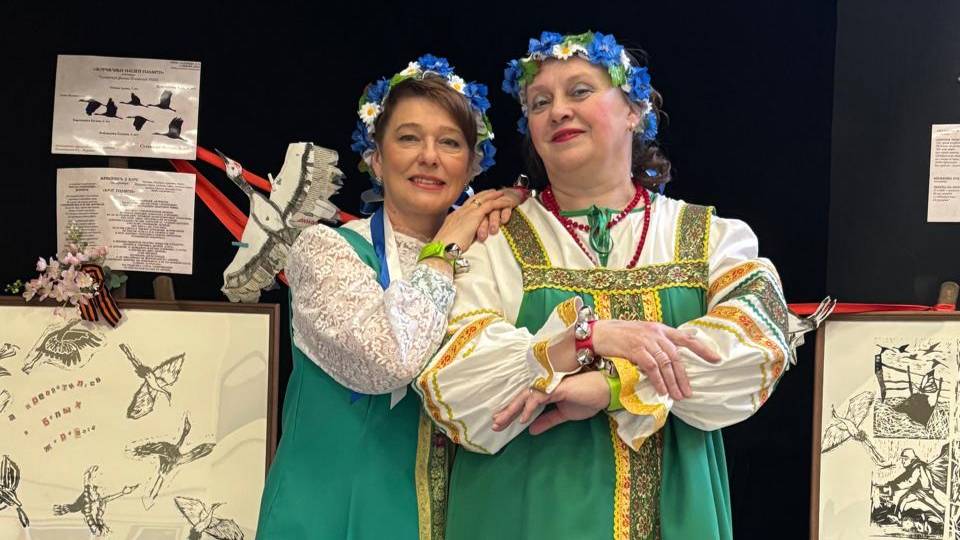"Соколики" и "Ромашка-василёк".