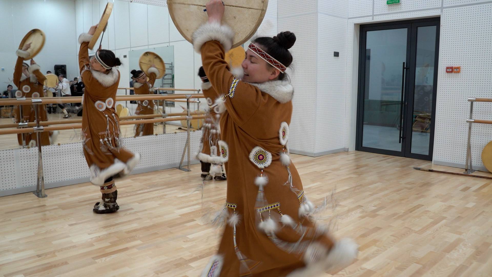 Город делаем мы»: ансамбль песни и танца народов Севера «Энэр»