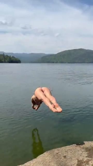 В воду