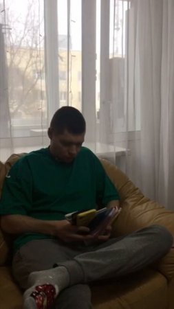 Какие парни нравятся девушкам? Угарно пошутил #shorts