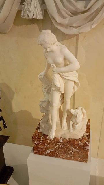 Диана Версальский. ронзовая статуэтка. Диана купальщица. Фальконе.
