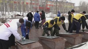 Волонтёры провели субботник в "Сквере Победы"
