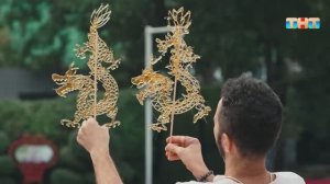 Нарисовать сладкой массой фигурку дракона
