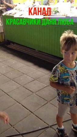 Приколы в торговом центре в Паттайя Таиланд. Ветер дует в лицо 4часть.Красавчики Даня Люба