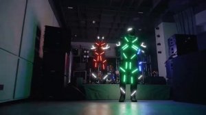 neonovoe-shou-ot-russkii-hollywood-1080-ytshorts.savetube.me