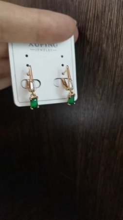 Серьги.Бижутерия.Зеленый камень