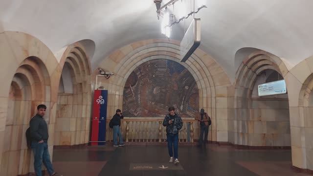 метро Серпуховская  / Москва /   🚇
