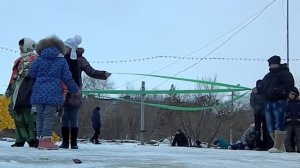 На площади состоялись "Проводы Зимы-2015"