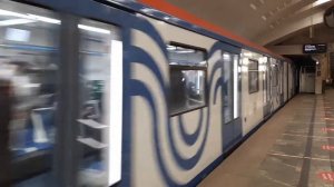 81-765.3/766.3/767.3 Москва прибывает на станцию Бабушкинская
