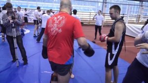 Работа в стойке. Часть 2. Связки ударов руками, коленями и лоу-кики
