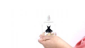 La Petite Robe Noire Ma Robe Petales by Guerlain Perfume Review