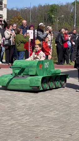 А теперь самая интересная часть Парада. Прохождение военной техники