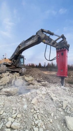 Разработка горной породы гидрорыхлителем Impulse R600 #спецтехника#экскаватор#гидрорыхлитель