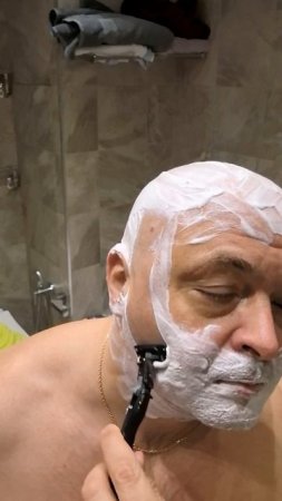 Идеален для бритья головы и обратного хода.