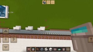 Тренируюсь выполнять жёсткие трюки в Minecraft на телефоне 1 часть