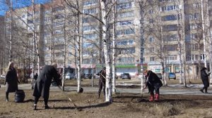 Нижневартовцы наводят чистоту в городе в преддверии юбилея Победы
