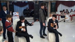 куй тартыс порвал зал))