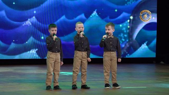 Песня из концерта Народной вокальной студии «Вероника».