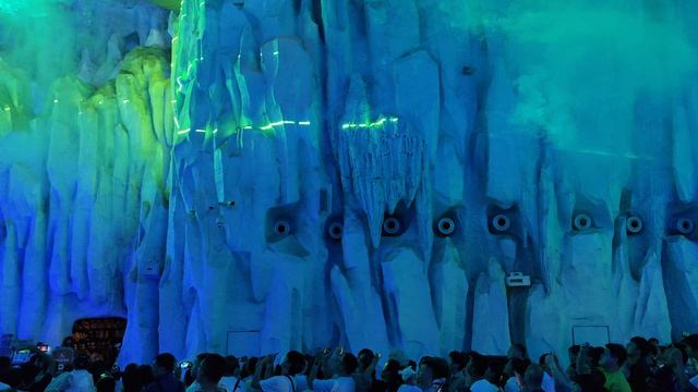 Полярное сияние в Харбинском полярном аквариуме (Harbin Polarland), г. Харбин