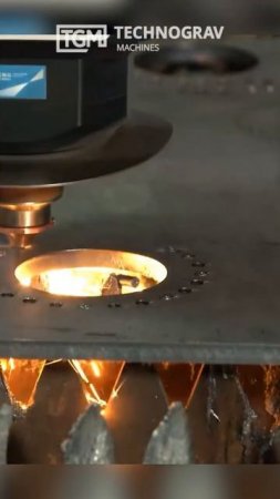 Резка углеродистой стали 8 мм на высокомощном лазерном станке Senfeng