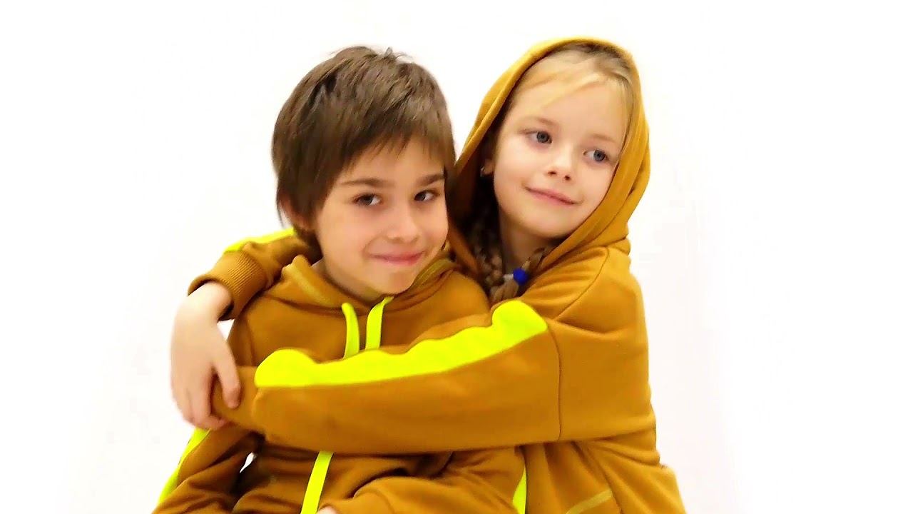 Коллекция спортивной одежды для мальчиков и девочек