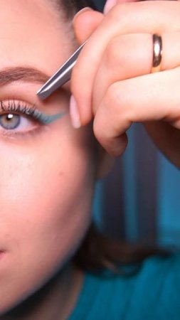 Это оказывается так просто клеить ресницы😱 #shorts #makeup #beauty #eyelashes