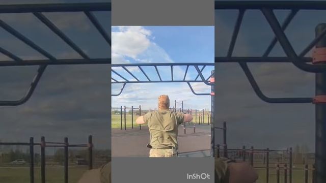 Подтягивания 32 раза, паралельным хватом