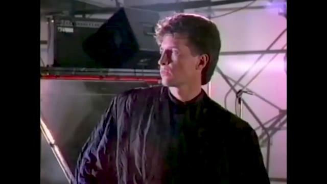 Ты не поверишь, это мексиканский синтпоп 80-х! Эммануэль звучит как Depeche Mode