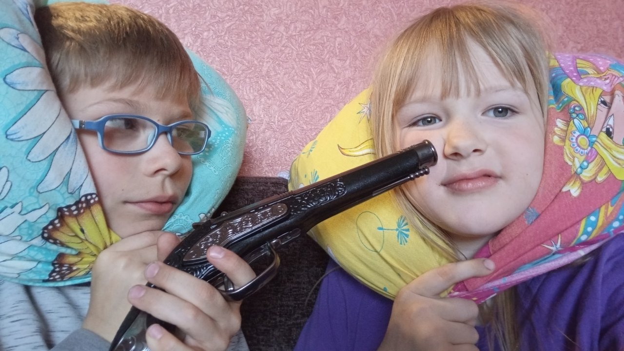 Те самые бабки у подъезда