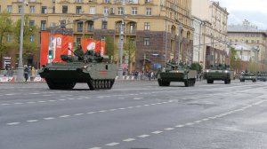 Первая вечерняя репетиция Парада Победы в Москве, 29 апреля 2025, проход второй колонны