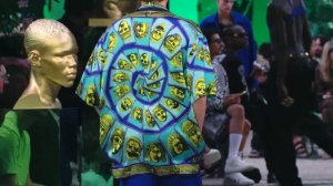 Показ мужской коллекции Versace весна-лето 2023