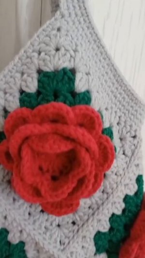 Вязаная сумка из мотивов, объемные розы 🌹