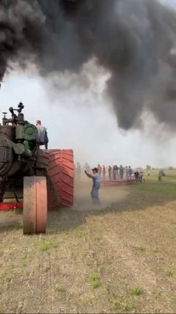 самый первый трактор
