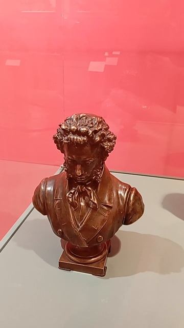 Пушкин. Бронзовые портреты.