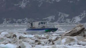 Лихие перевозчики через Амур в ледоход / Николаевск-на-Амуре / 03.05.2025