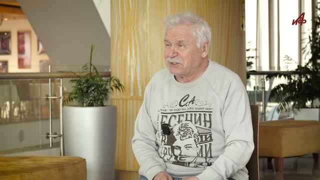 «Зарятся на нашу землю. Вот им!»: артист Никоненко крепким словцом приложил немцев в Берлине