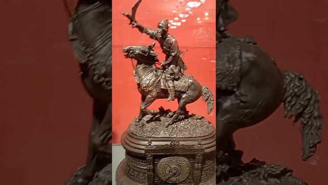 Каминный гарнитур. Часы Царский сокольничий. Лансере. Канделябры Стрельцы. Чичагов.