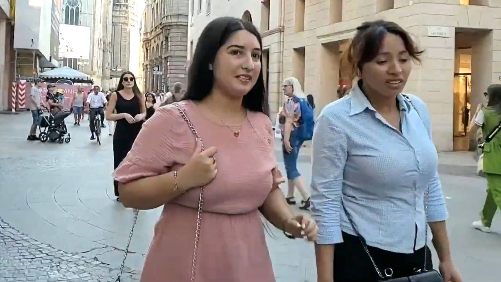 🇮🇹 Милан, Италия, девушки в центре города 🇮🇹