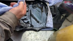 Замена поддона картера АКПП hp-8 в BMW X3 и смена масла методом частичной замены.