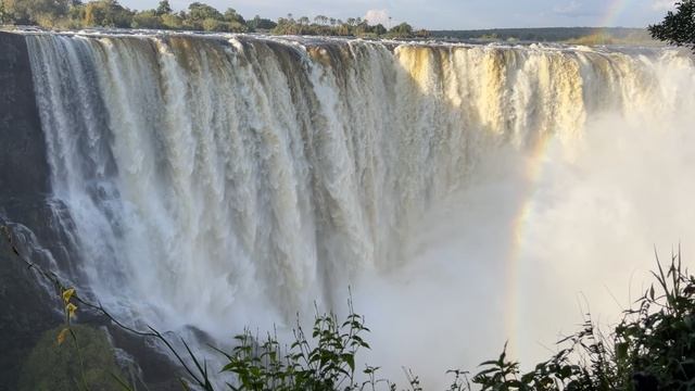 Водопад Виктория в мае - это мощь!